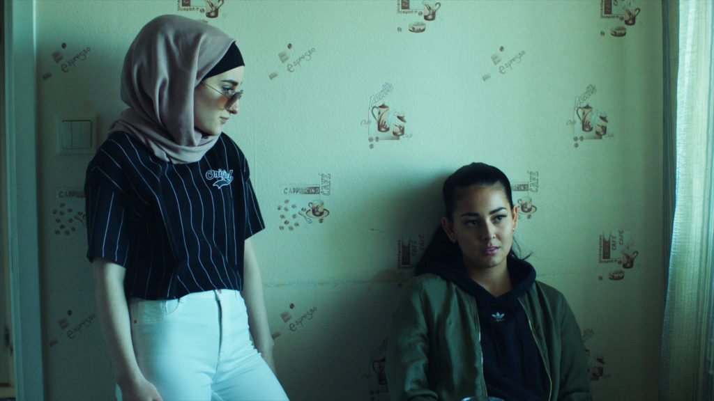 Kalifat: Trzy historie. Trzy dziewczyny. Trzy wojny | Kreatywna.pl